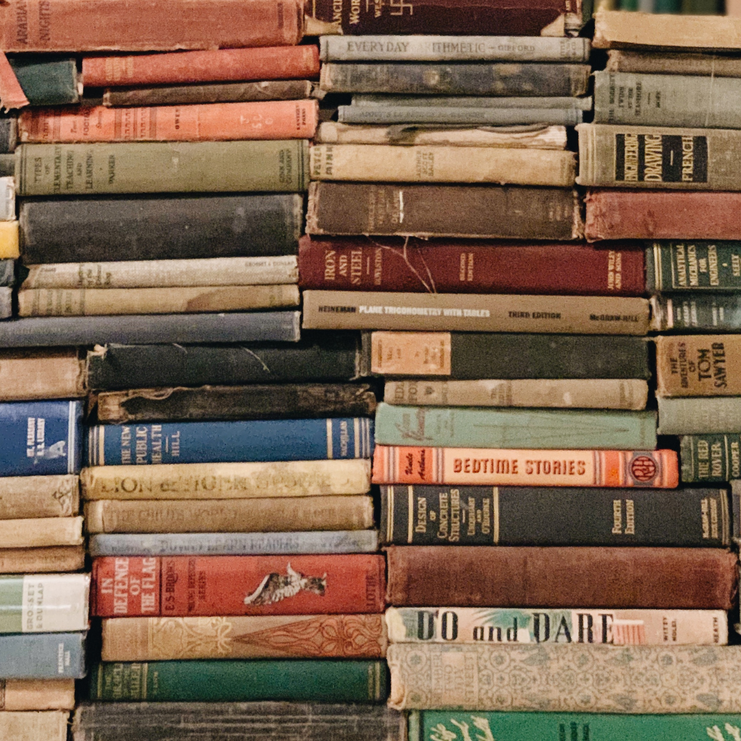 About – Pretty Old Books